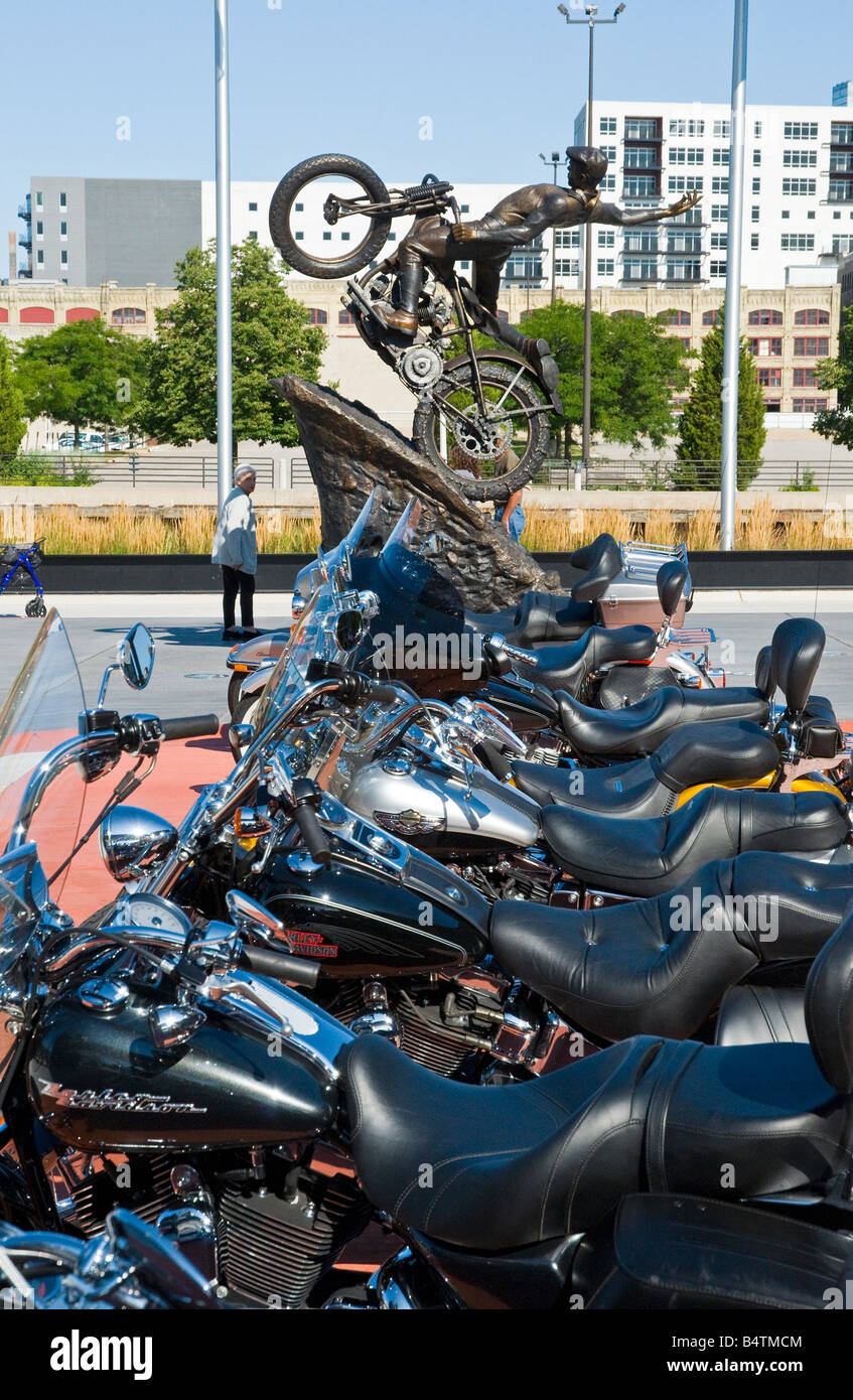 Motorcycles & Hillclimber Statue outside of new Harley-Davidson Museum ...