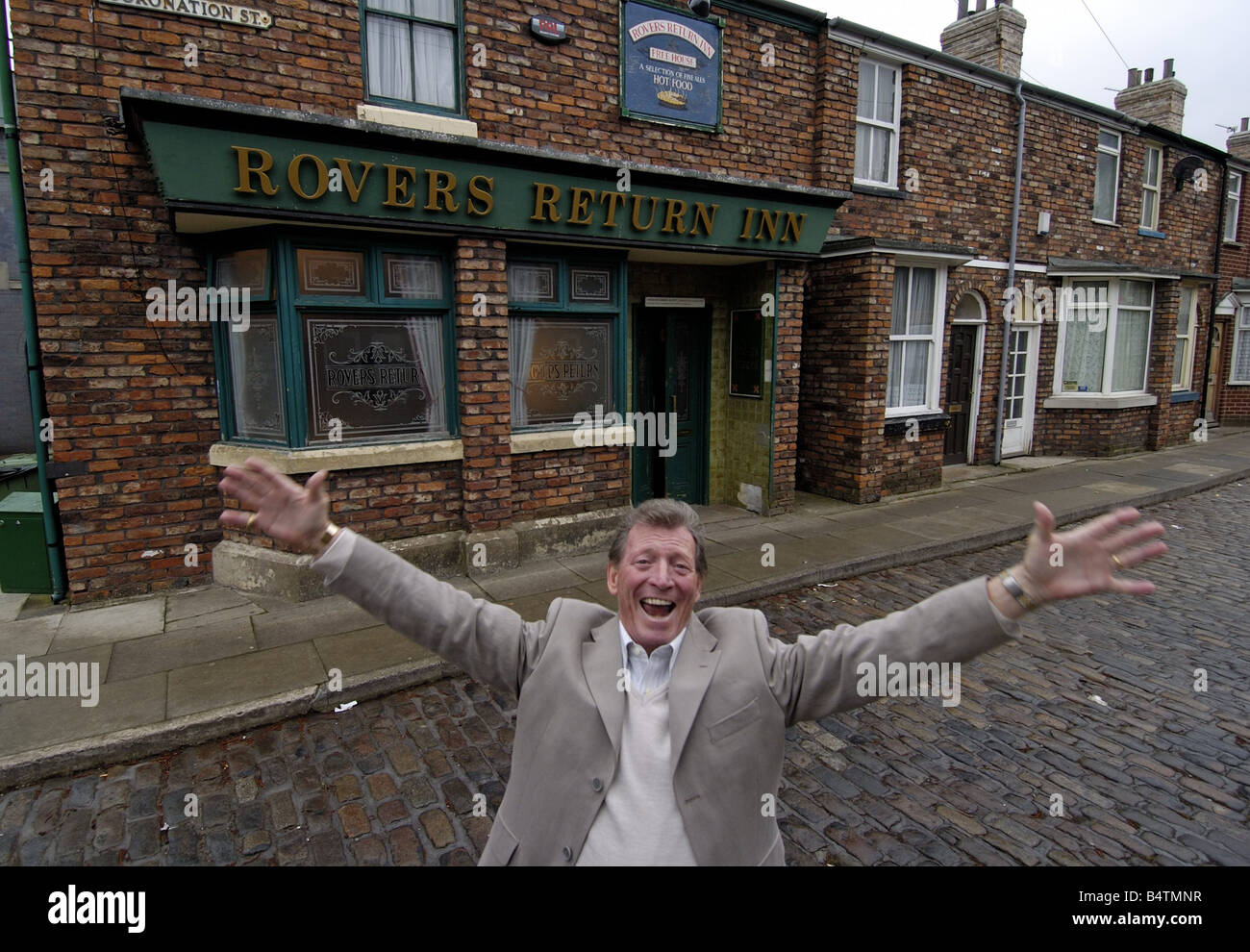 Johnny Briggs aka Mike Baldwin bids farewell to Coronation Street ...