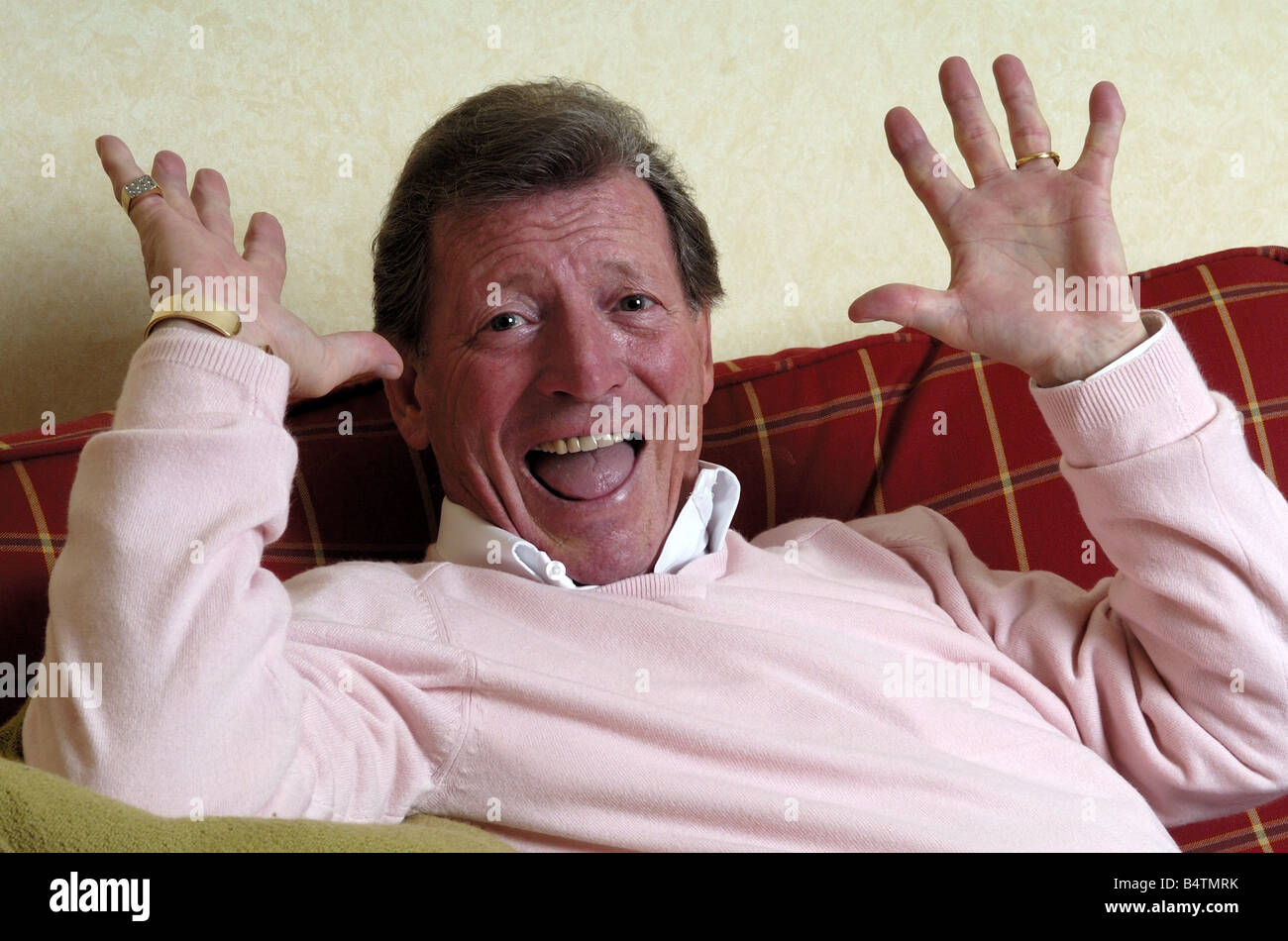Johnny Briggs aka Mike Baldwin bids farewell to Coronation Street ...