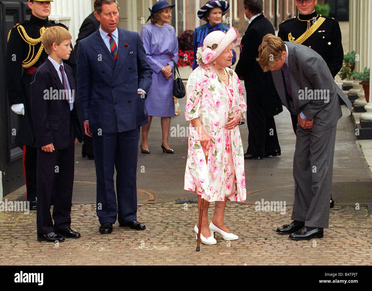 Queen Mother celebrates her 97th birthday August 1997 Prince William ...