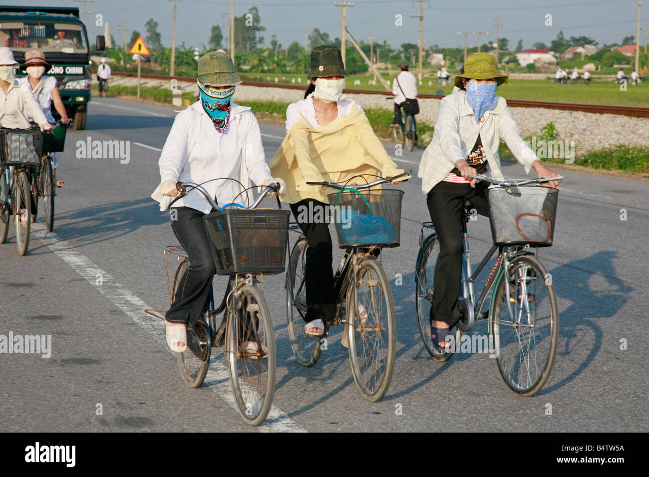 Bicycle rural Vietnam Stock Photo - Alamy