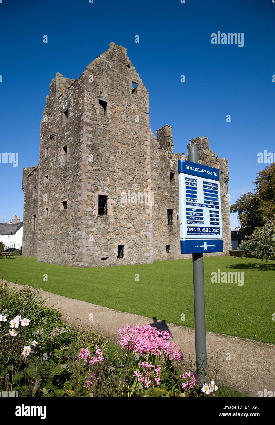 McClellan Castle in Kirkcudbright Scotland Stock Photo - Alamy