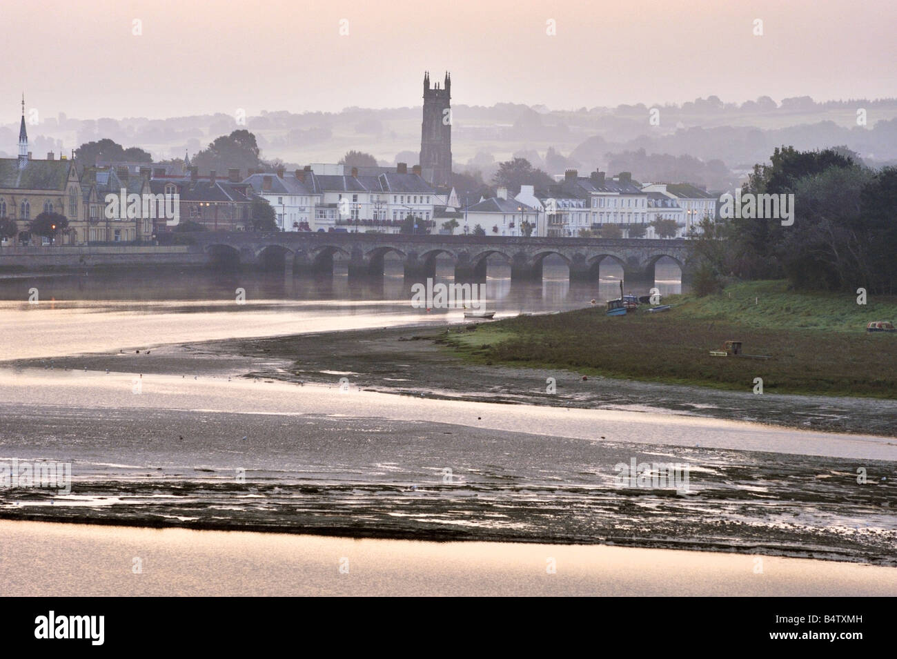Sunrise on September morning over Barnstaple and the River Taw, Devon ...
