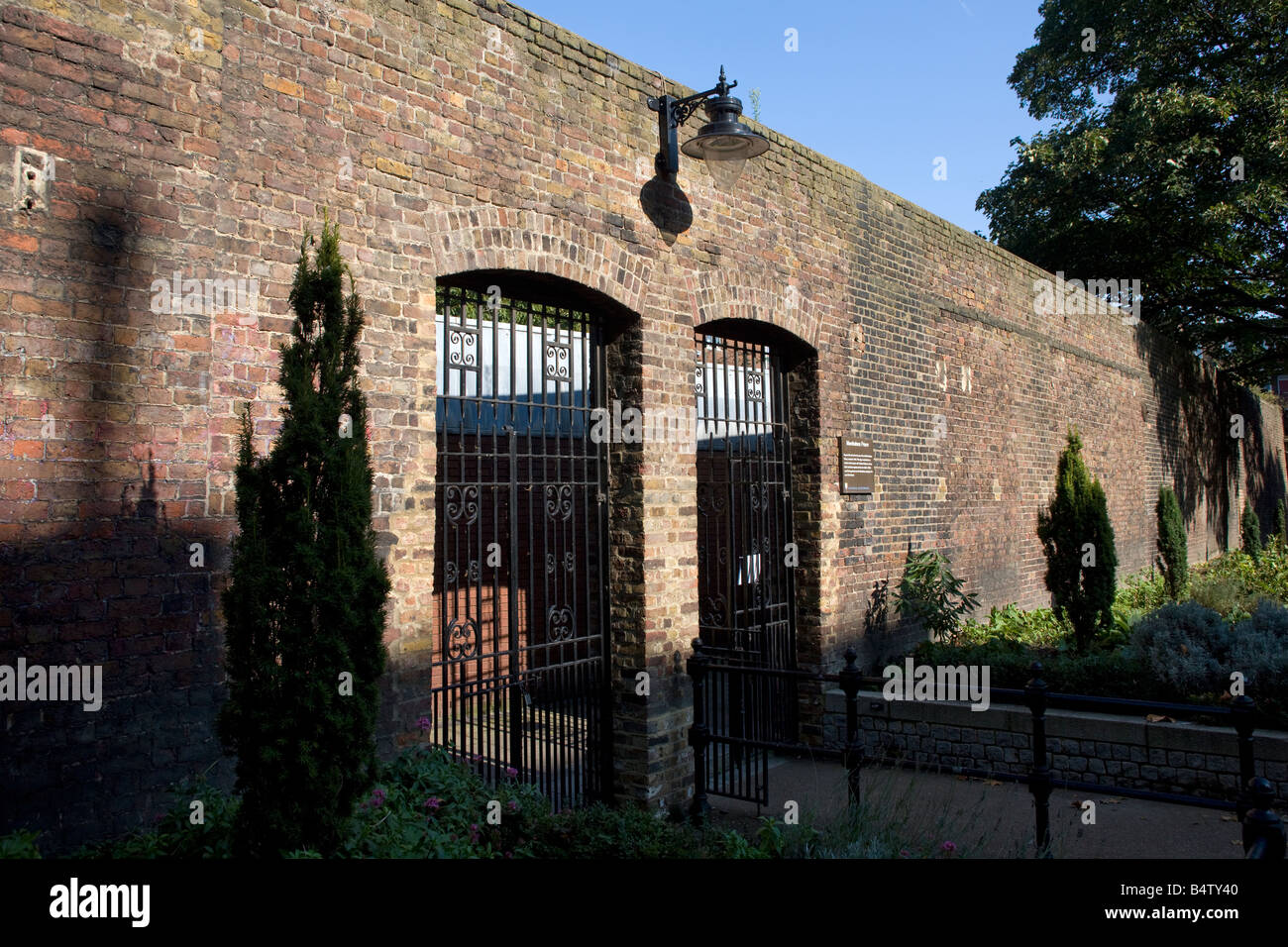 Marshalsea prison hi-res stock photography and images - Alamy
