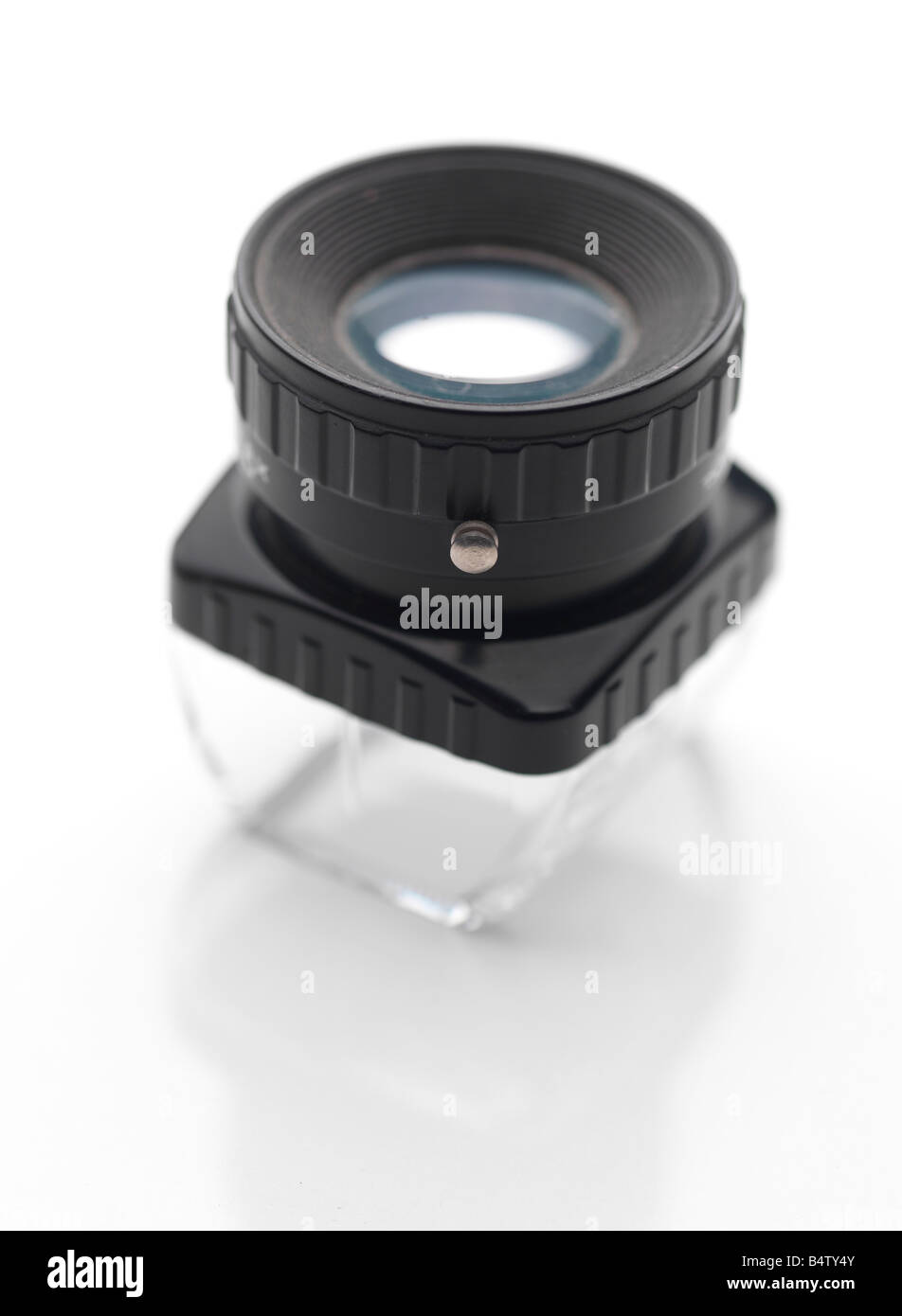 Magnifying lens hi-res stock photography and images - Alamy