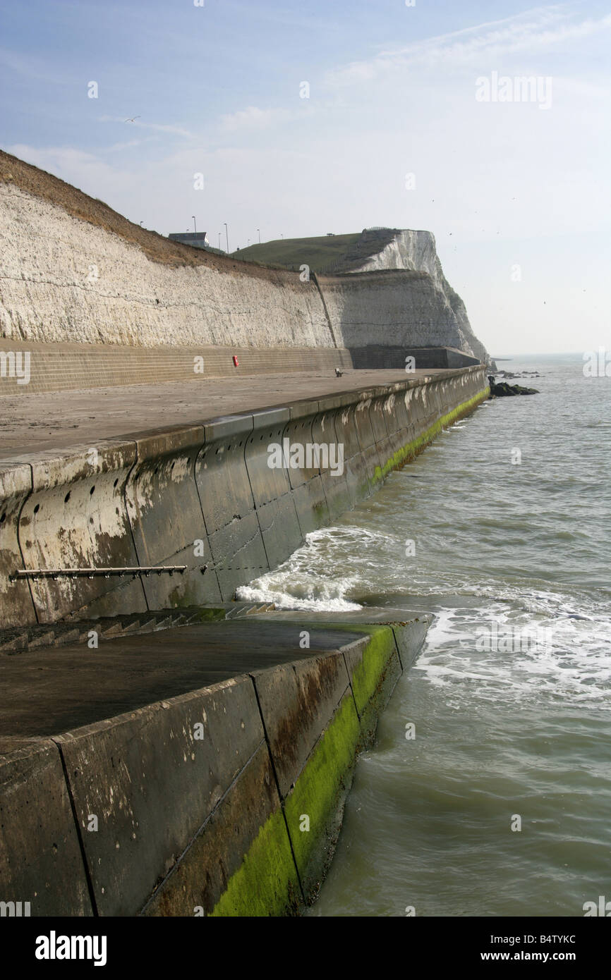Coastal defences hi-res stock photography and images - Alamy