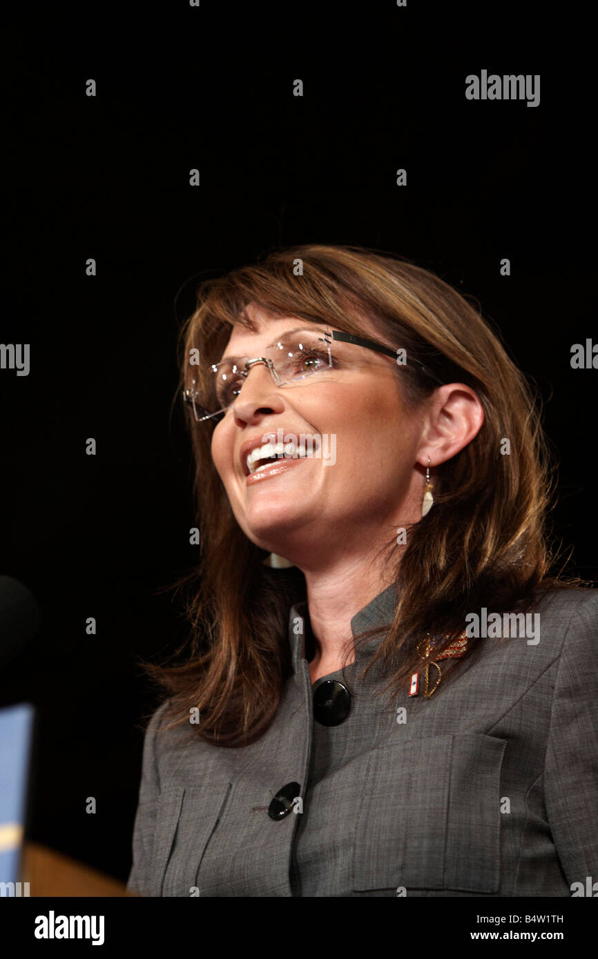 USA Republican Party Vice Presidential Candidate Sarah Palin speaking ...
