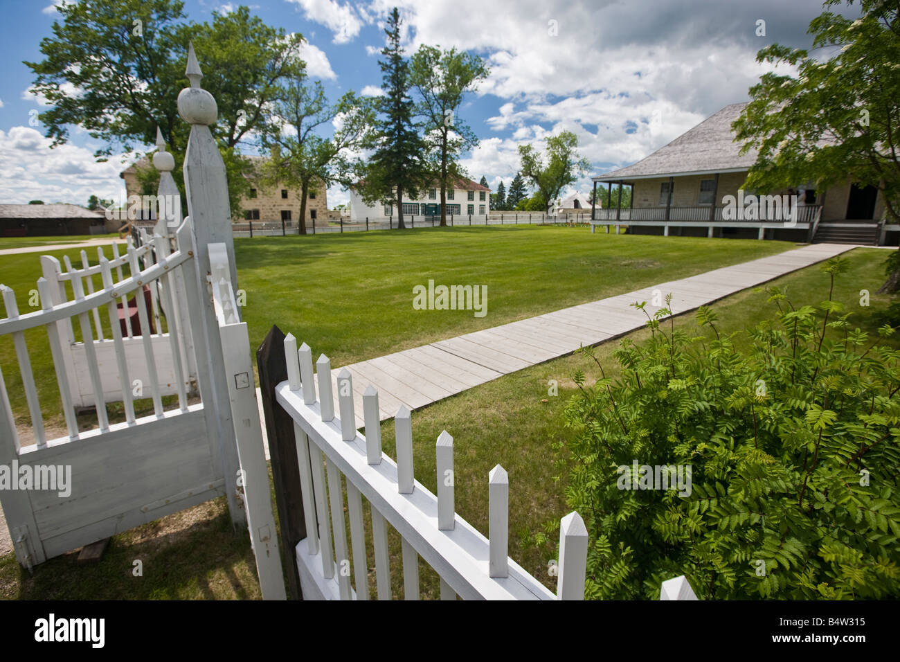 Gate and path leading to the Big House, Lower Fort Garry - a National ...