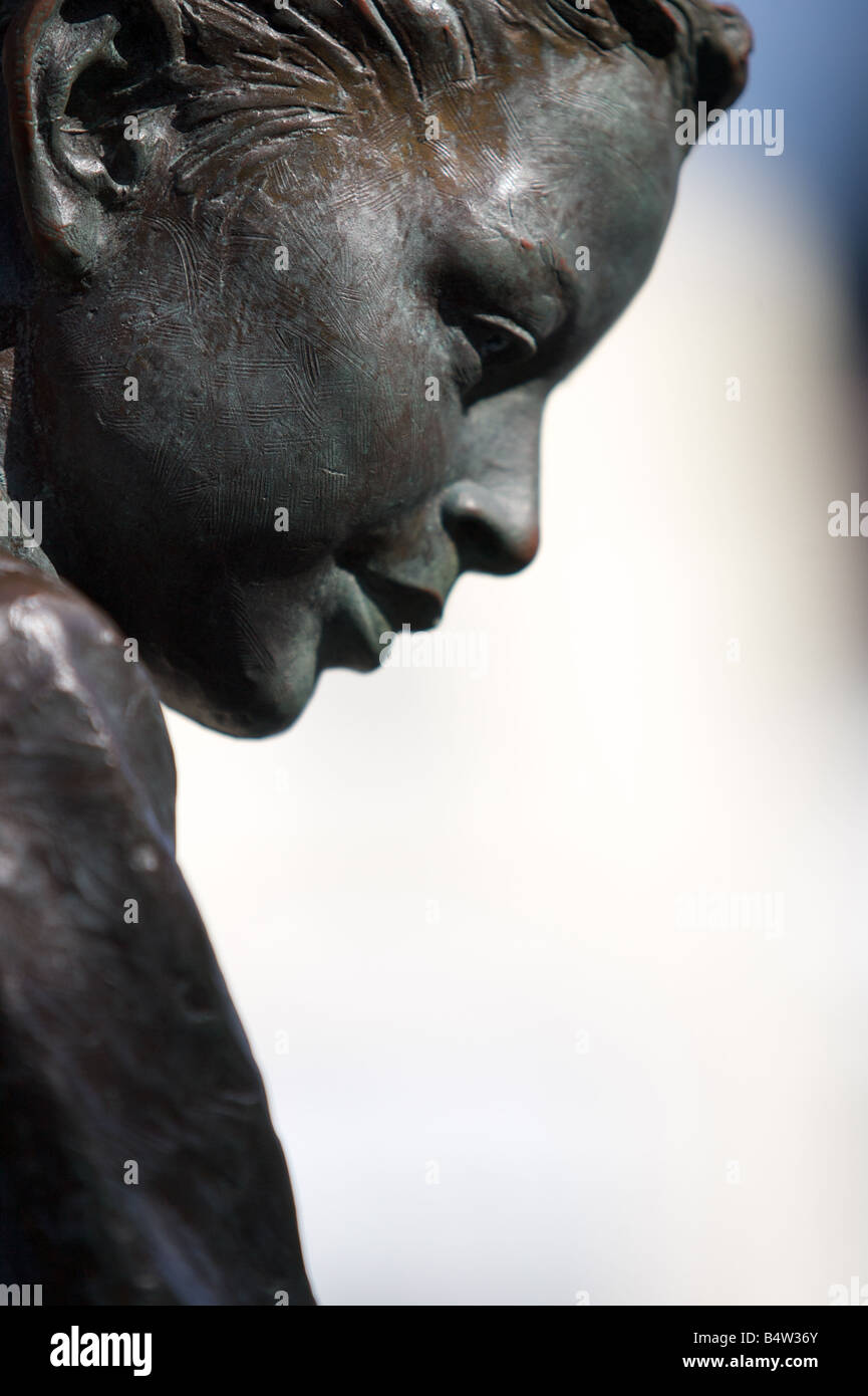 Metal face art sculpture hi-res stock photography and images - Alamy