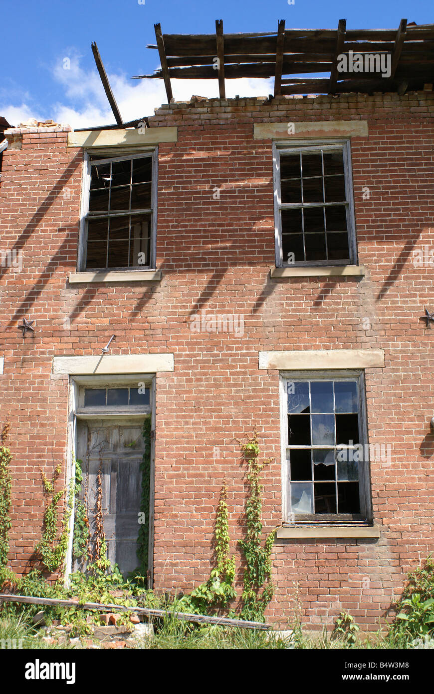 Unstable building hi-res stock photography and images - Alamy