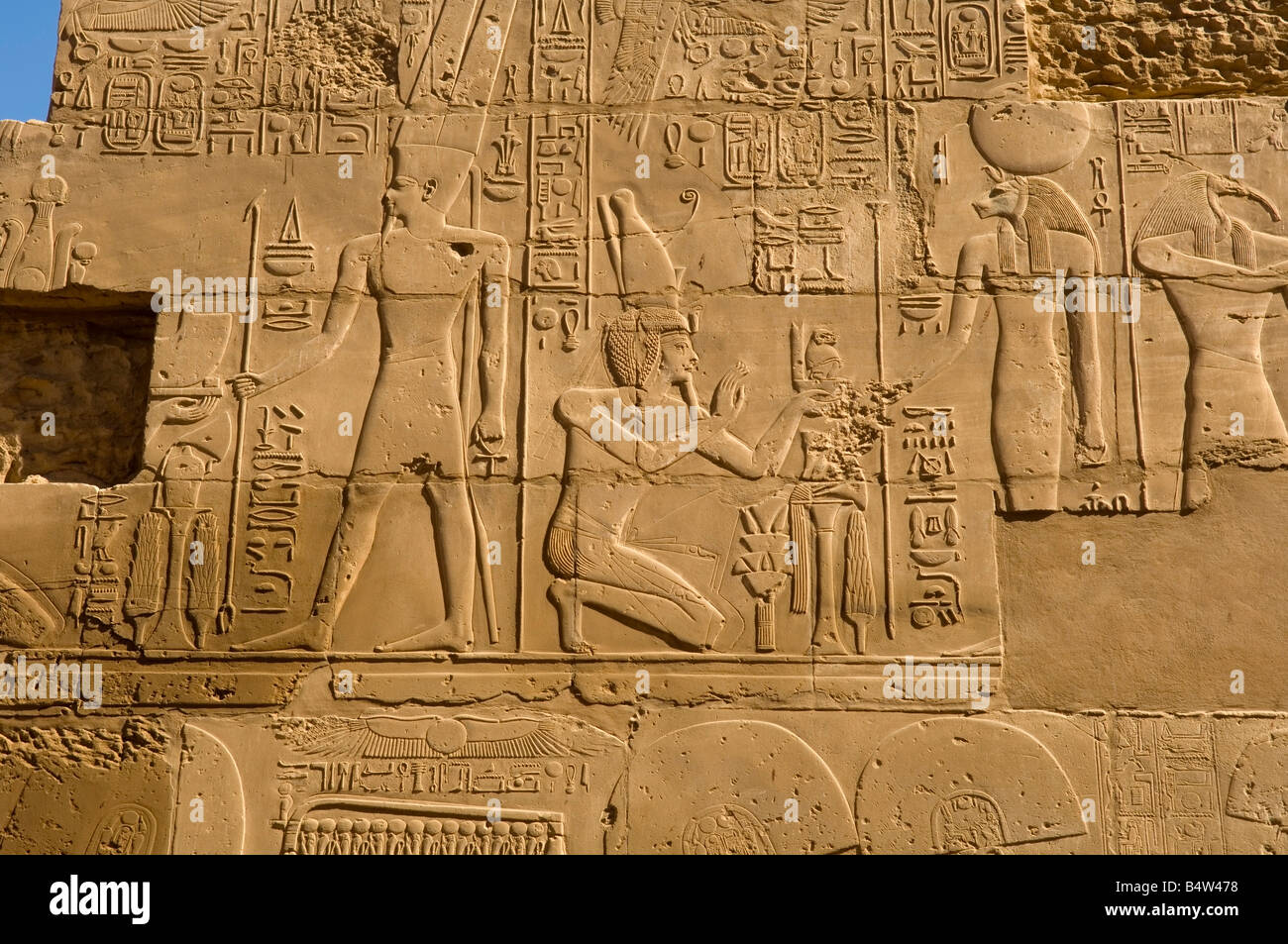 Bas relief on wall, Karnak Temple Complex, UNESCO World Heritage Site ...