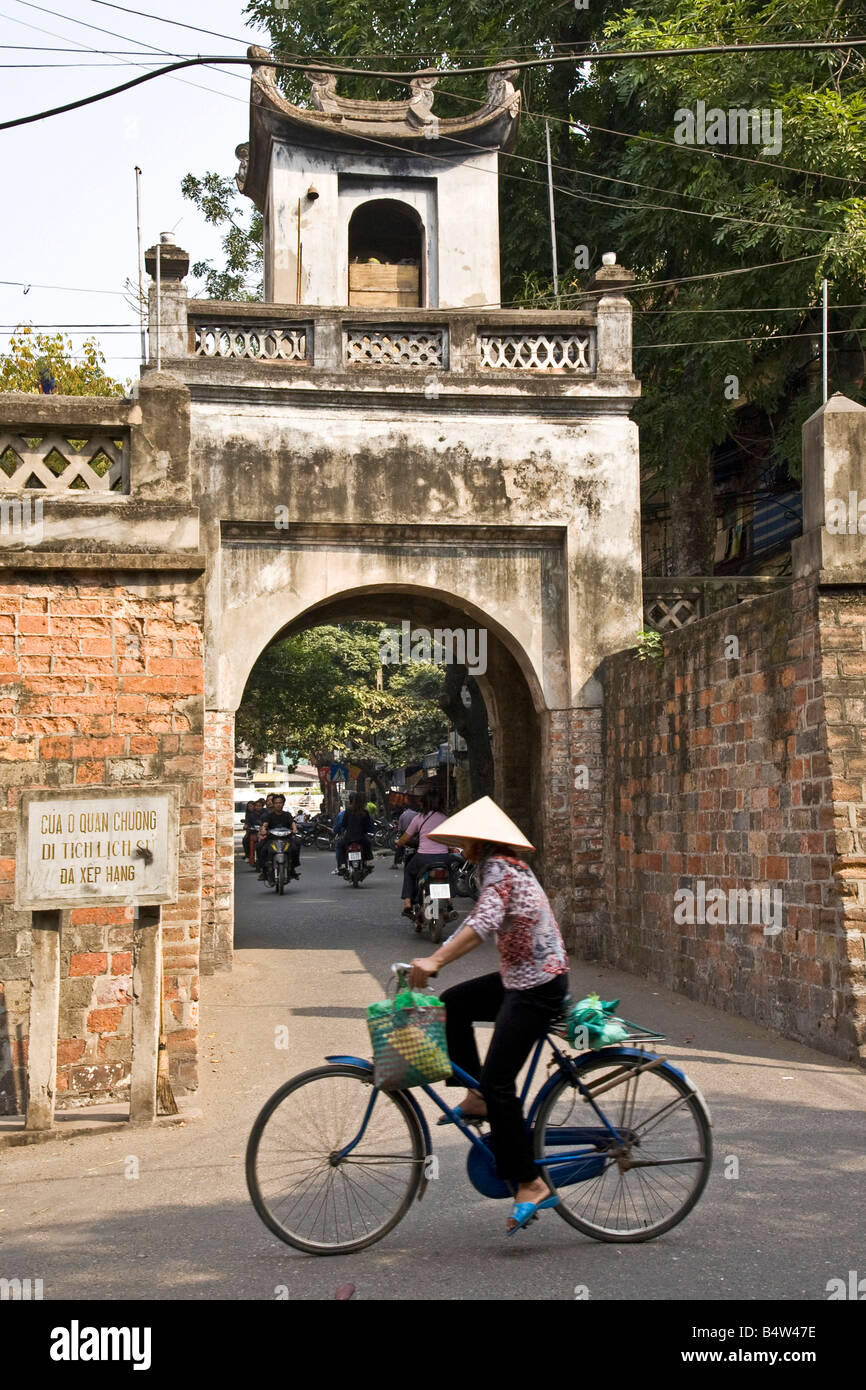 Old quarter hanoi vietnam hi-res stock photography and images - Alamy