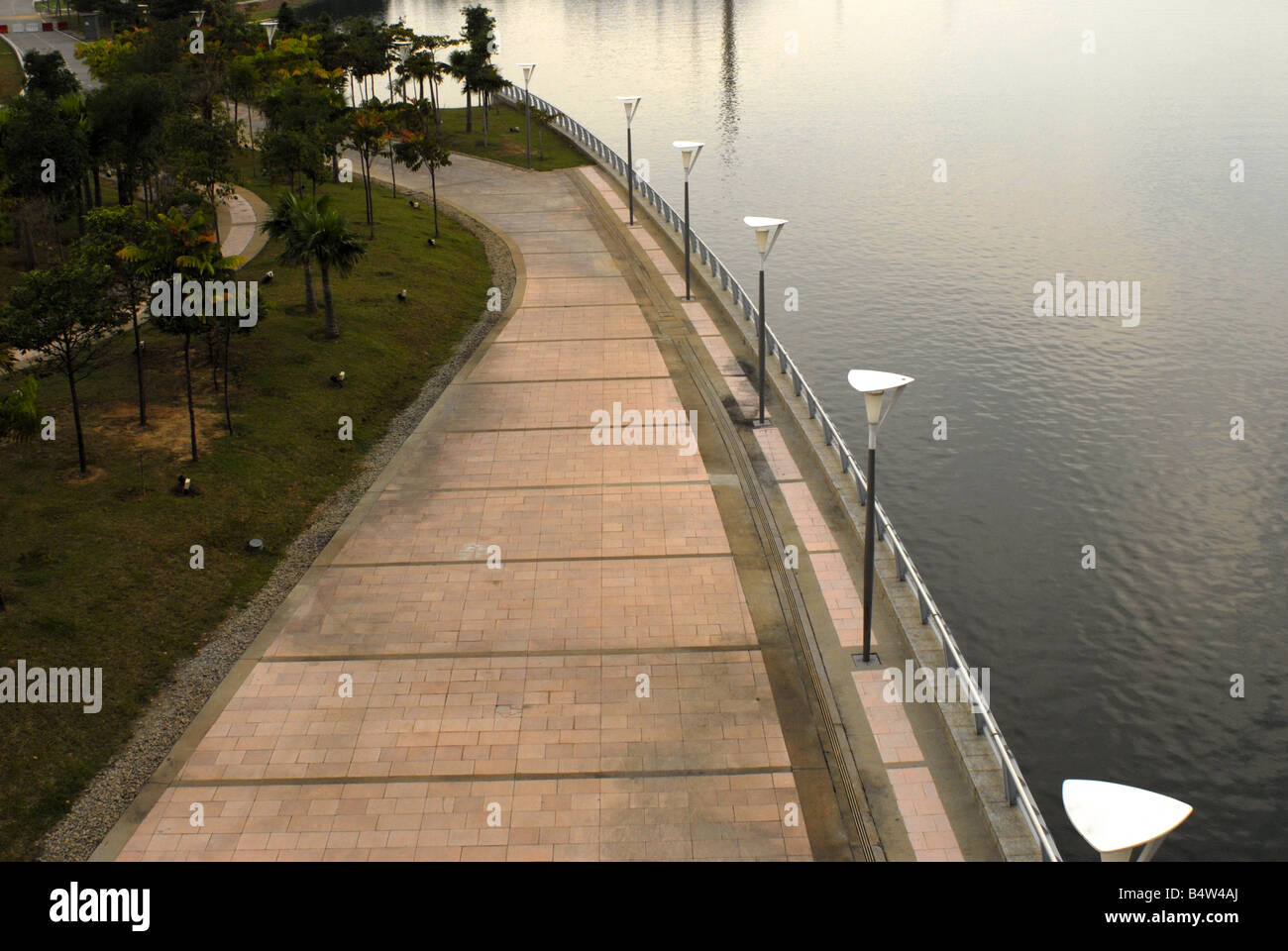PUTRA BRIDGE IN PUTRAJAYA MALAYSIA Stock Photo - Alamy