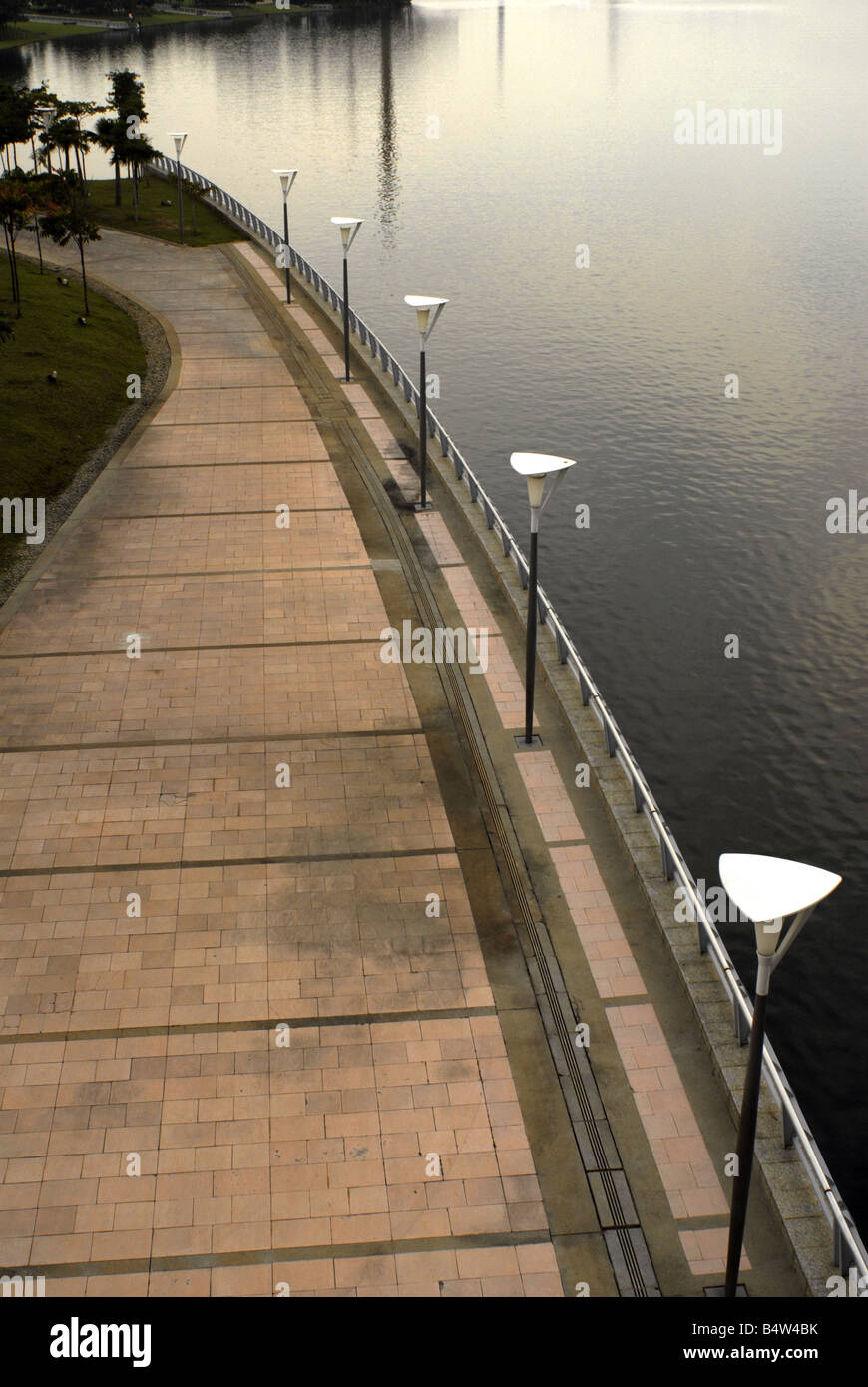 PUTRA BRIDGE IN PUTRAJAYA MALAYSIA Stock Photo - Alamy