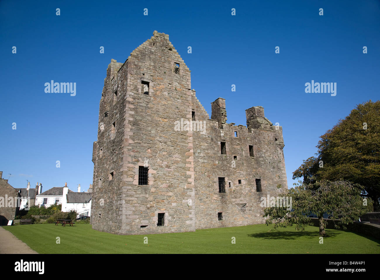 Mcclellan castle in kirkcudbright scotland hi-res stock photography and ...