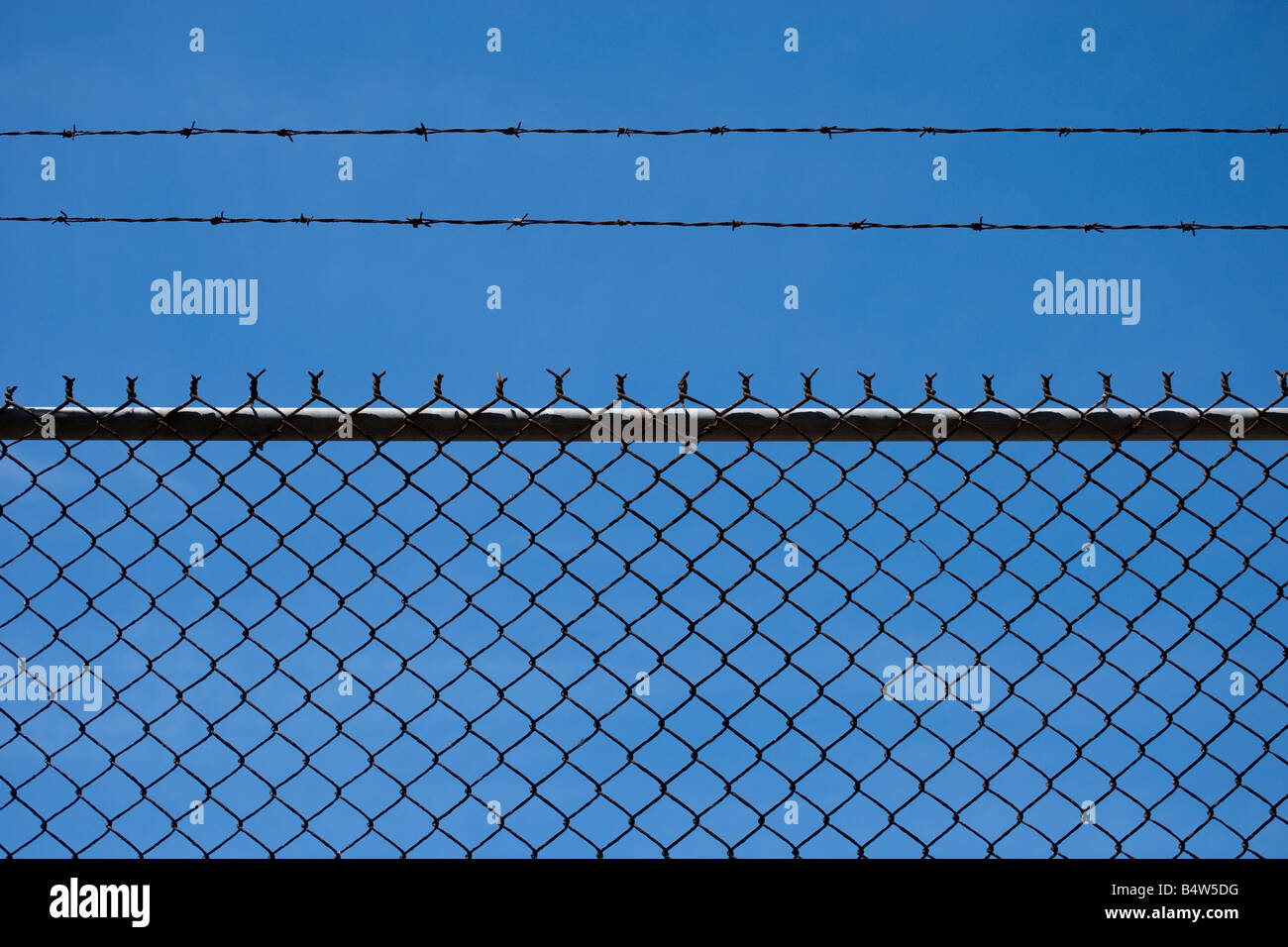 Old chain link fence hi-res stock photography and images - Alamy