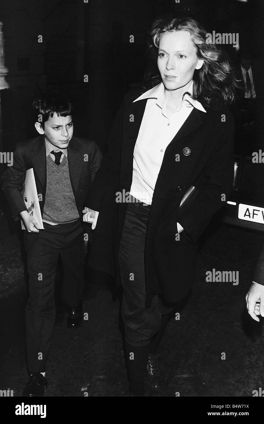 Mia Farrow Actress with one of her sons 1970s mirrorpix Stock Photo - Alamy