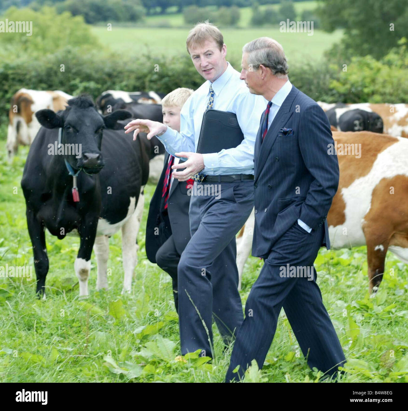 Prince Charles Visits Laughlins Organic Dairy Farm Sept 2003 Prince ...