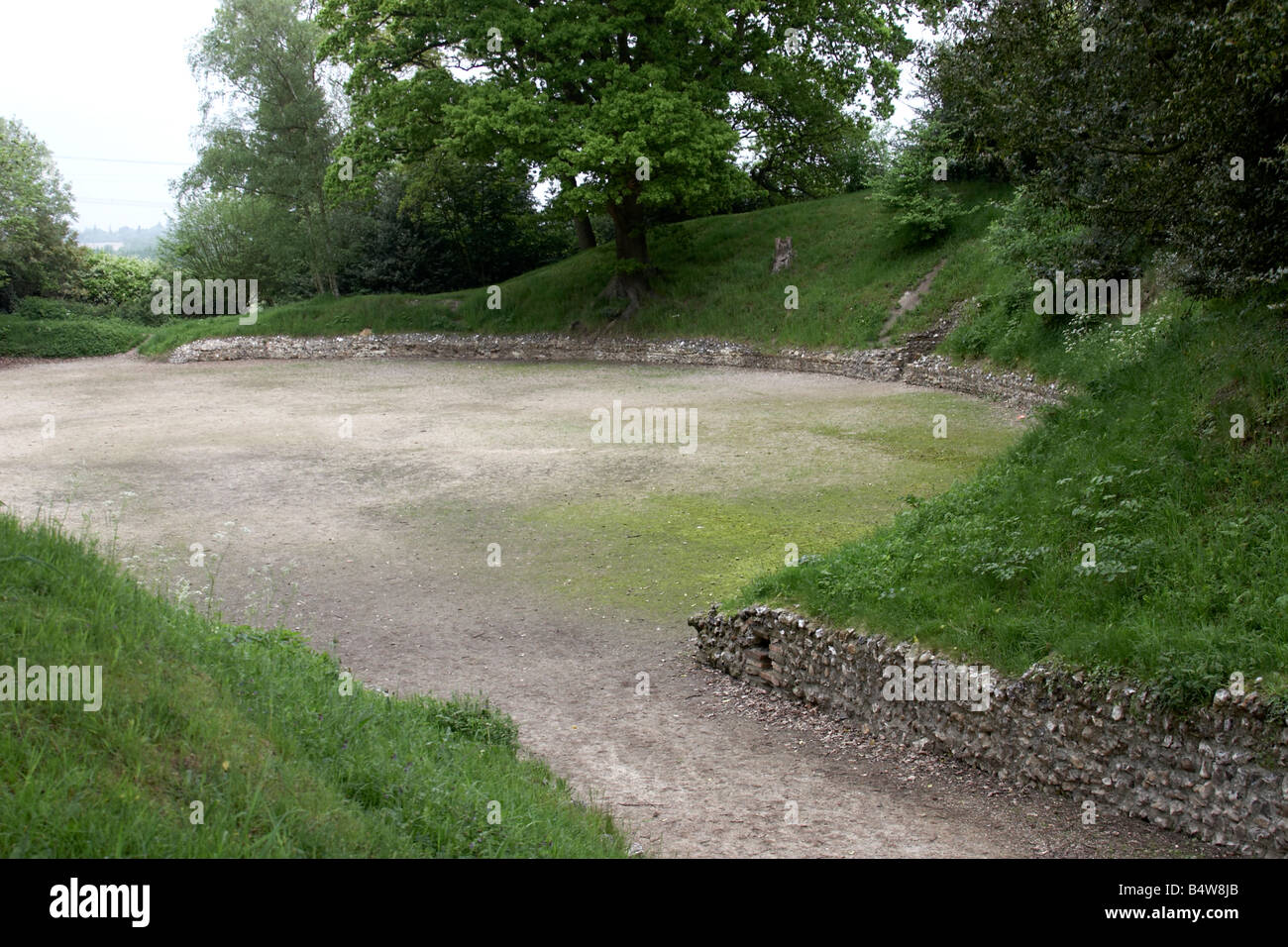 Amphitheatre in Roman ruins of Silchester Hampshire England UK Stock ...