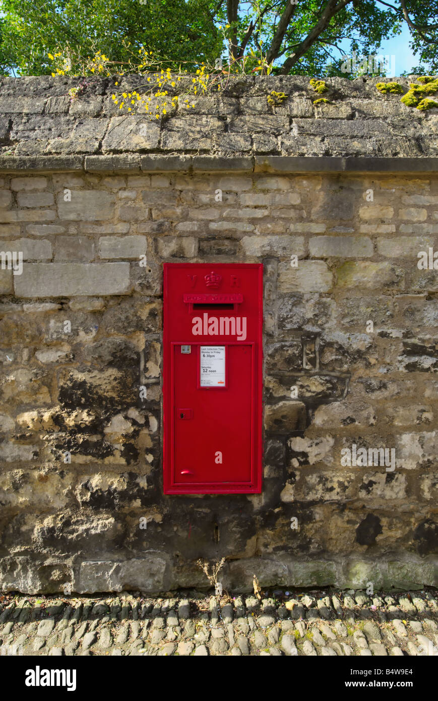 Victorian letterbox hi-res stock photography and images - Alamy