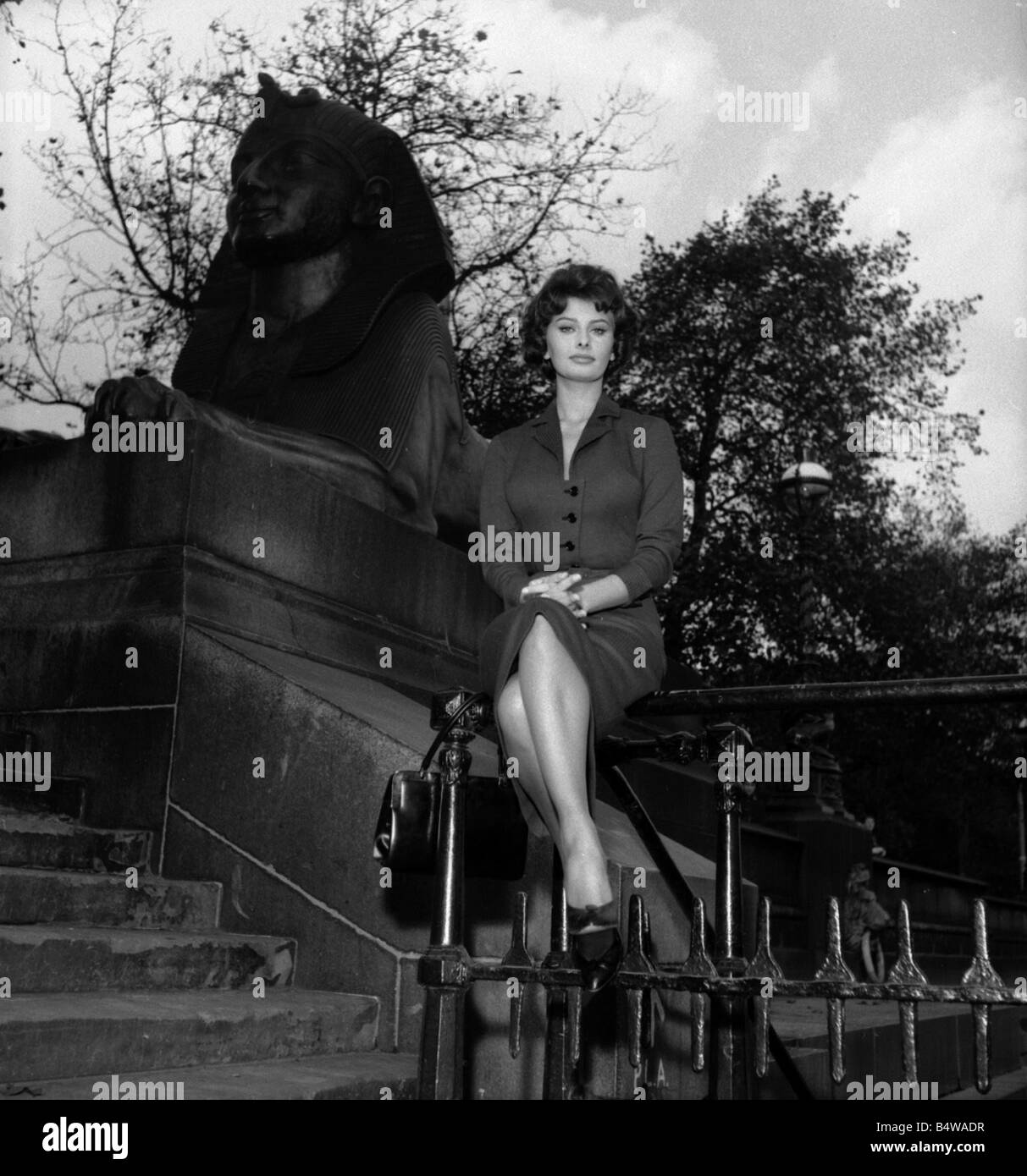 Actress Sophia Loren in London 1957 Stock Photo - Alamy