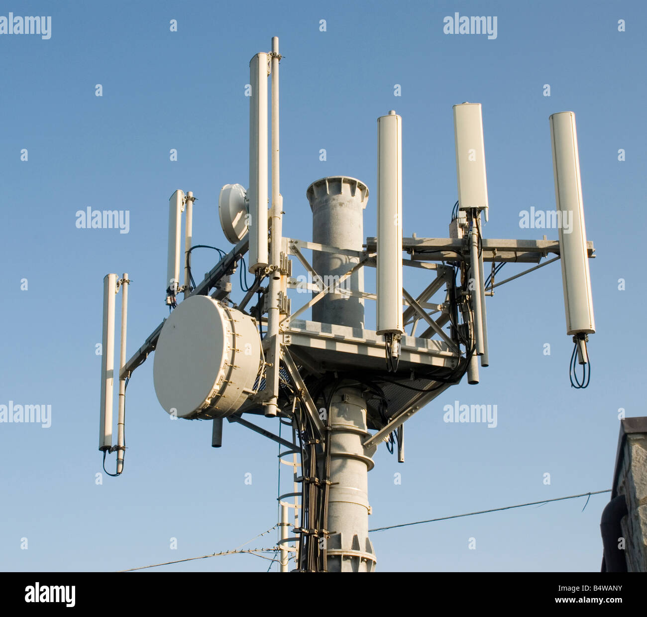 Dipole antenna hi-res stock photography and images - Alamy