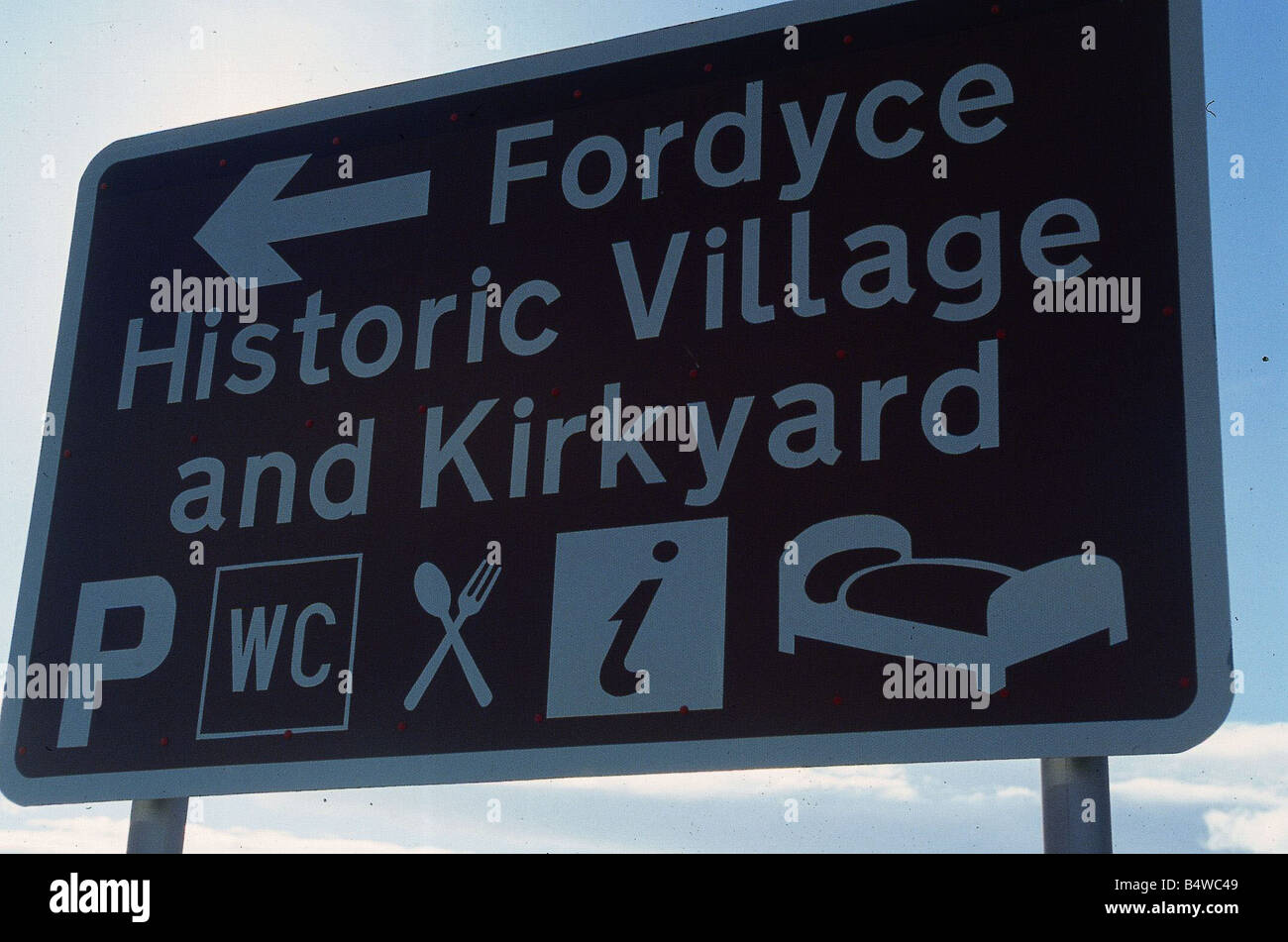 Fordyce Castle road sign Stock Photo - Alamy