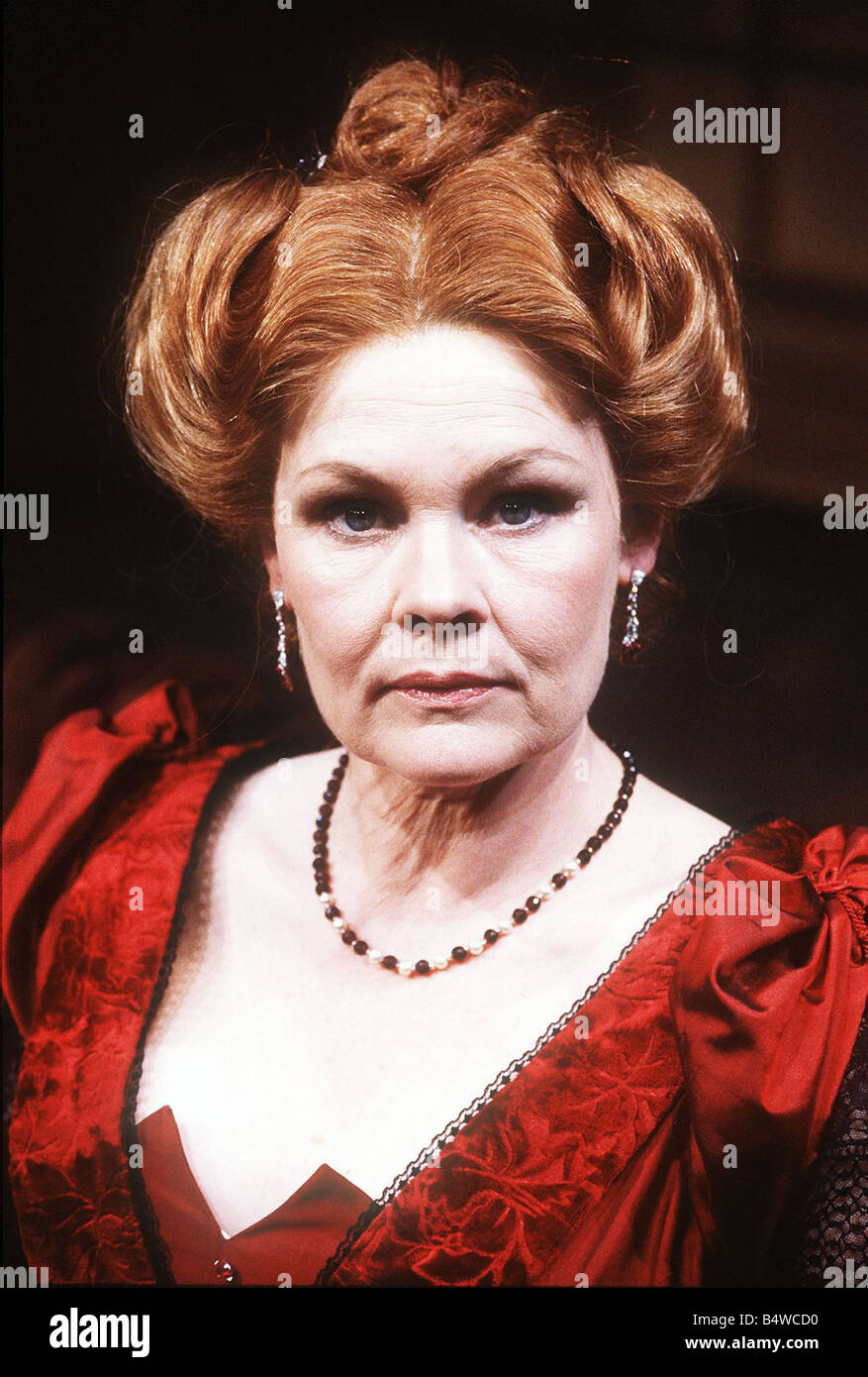 Judi dench actress hi-res stock photography and images - Alamy