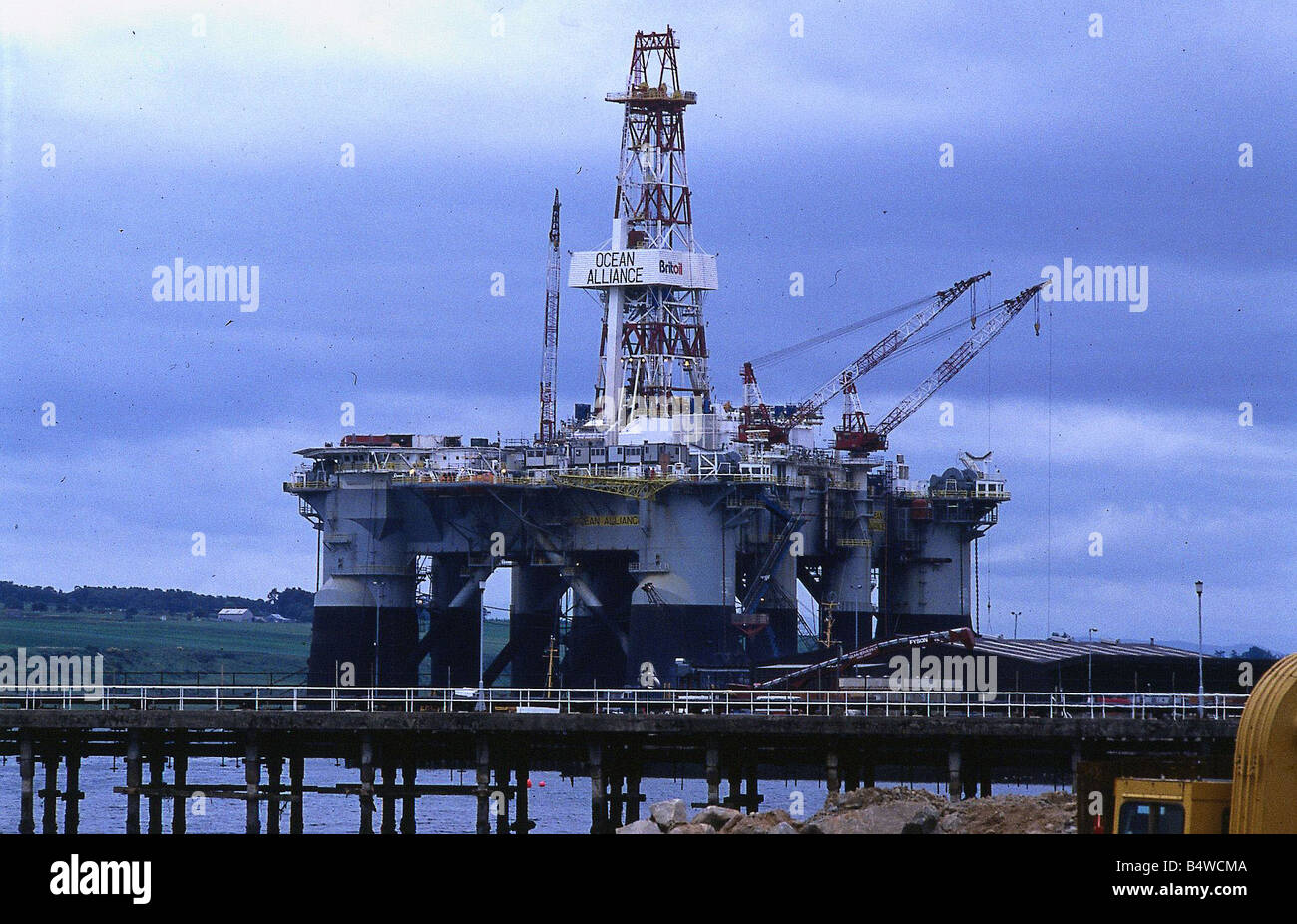 Oil rigs Ocean Alliance June 1988 Stock Photo - Alamy