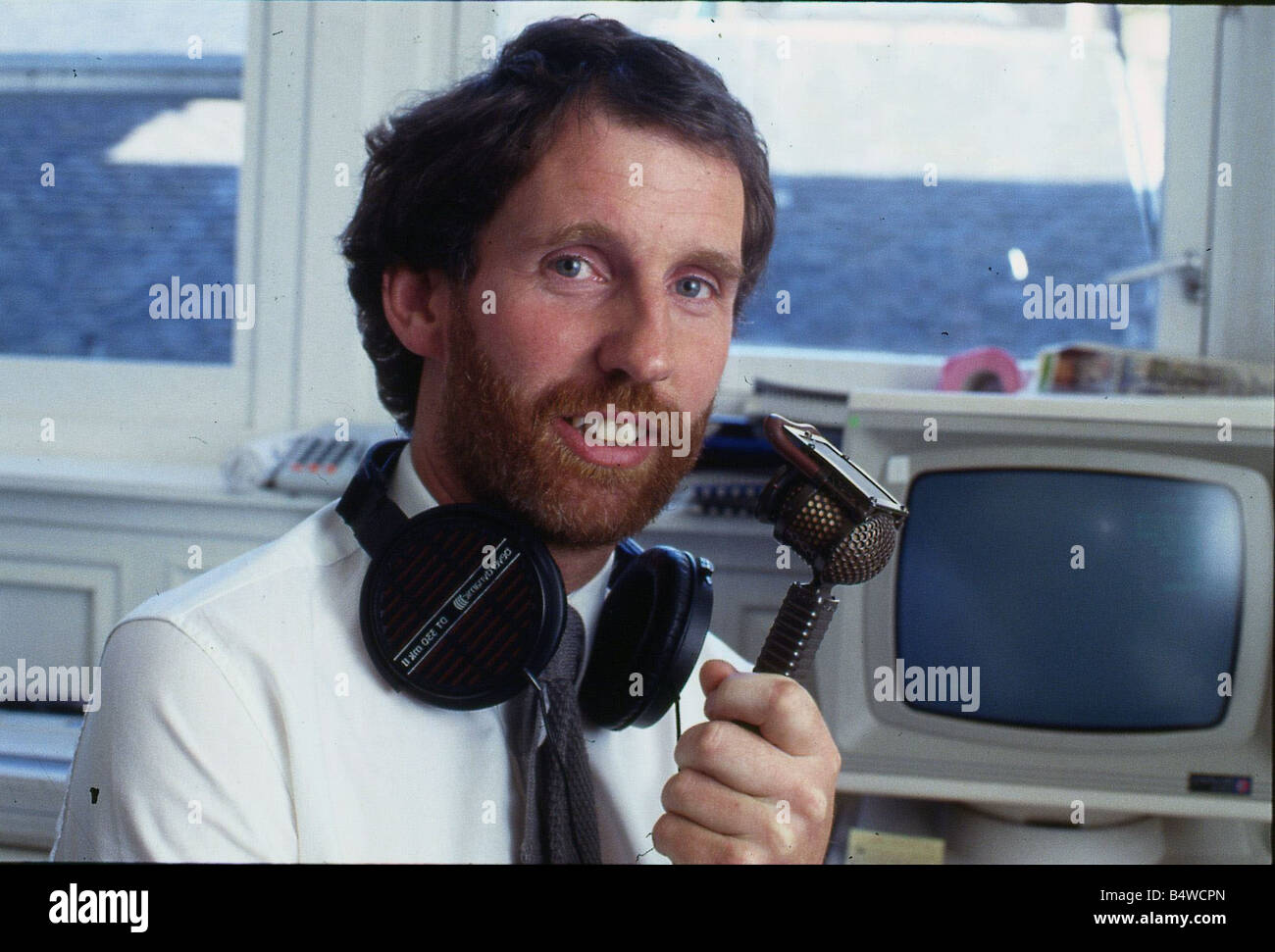 Commentator microphone hi-res stock photography and images - Alamy