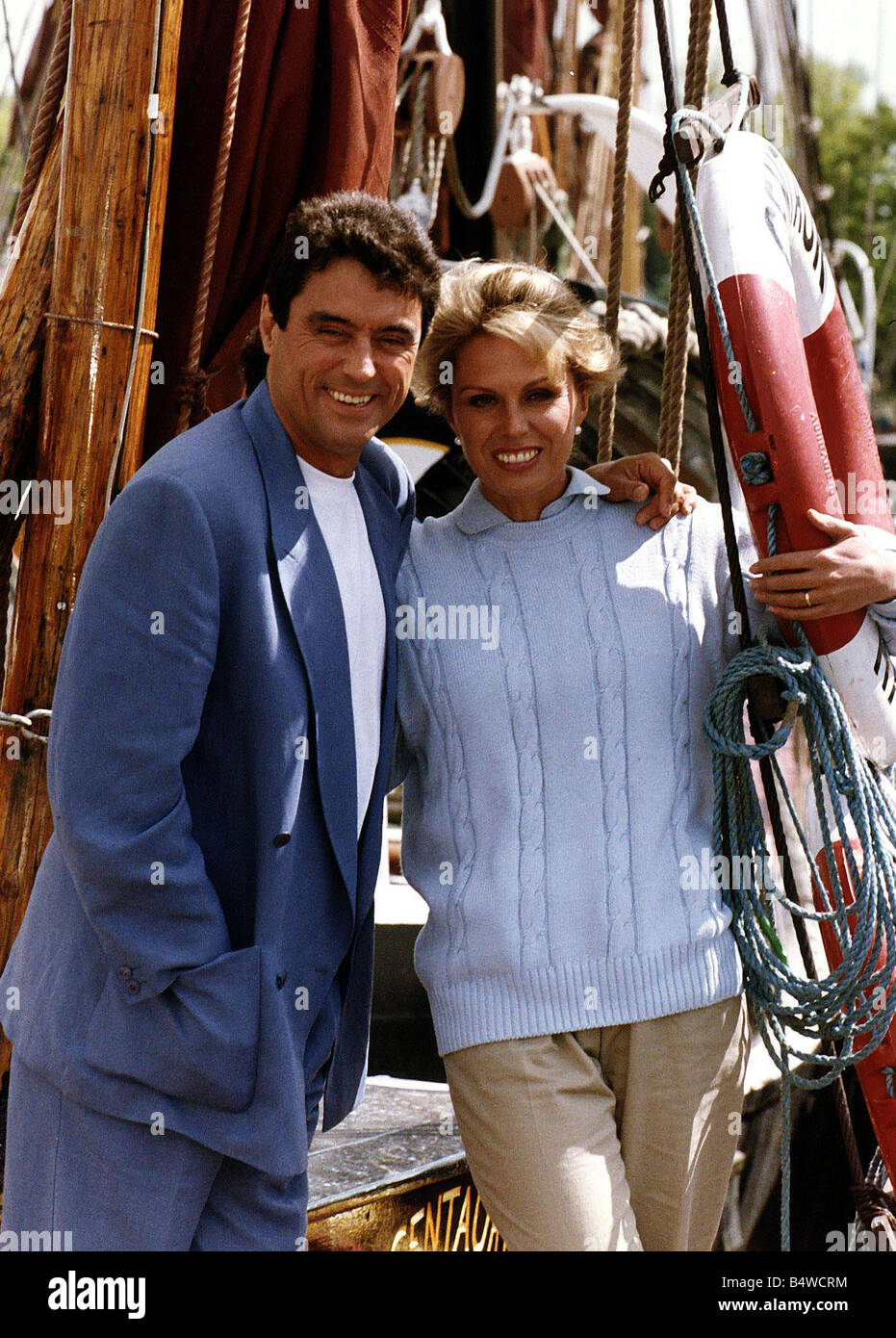 Joanna Lumley Actress with Actor Ian McShane Stock Photo - Alamy