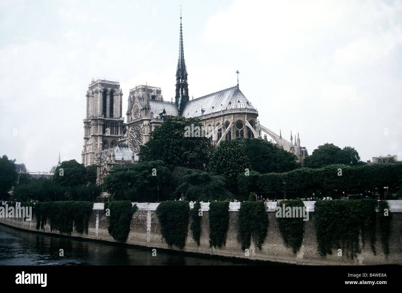 Notre-Dame De Paris, De 1163 À Aujourd’Hui – SQPSDH
