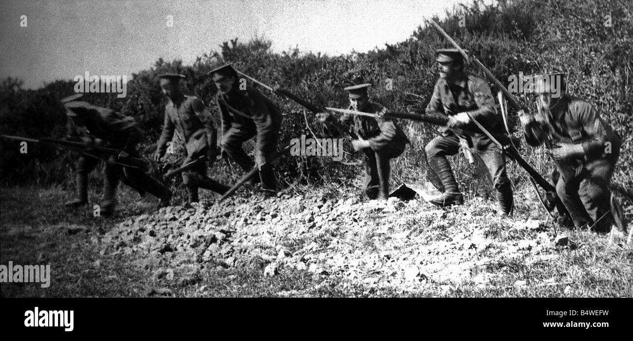 World war 1 trench mud hi-res stock photography and images - Alamy
