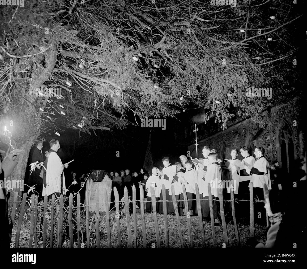 1950s church service hi-res stock photography and images - Alamy