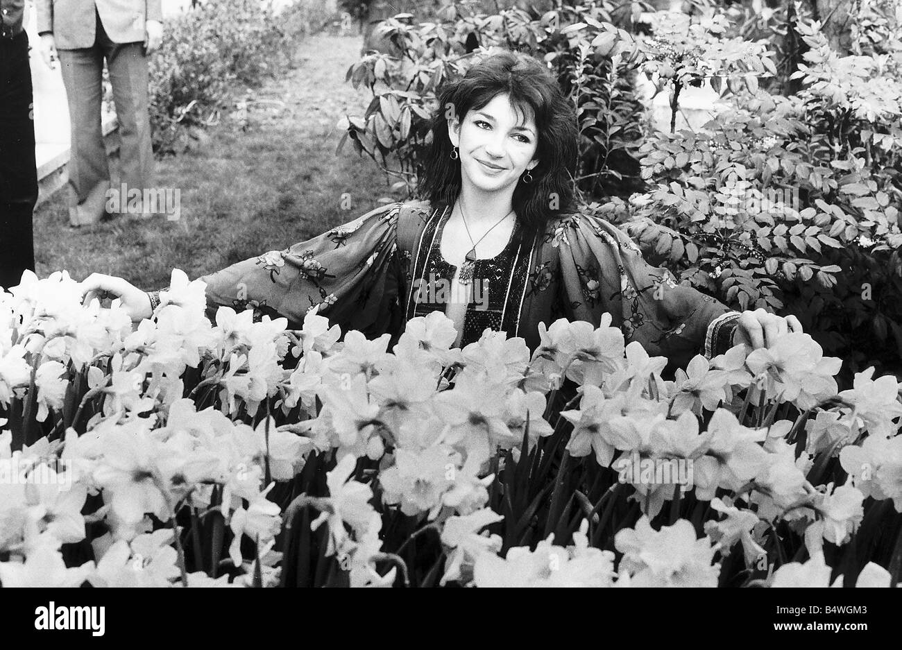 Kate bush 1979 hi-res stock photography and images - Alamy