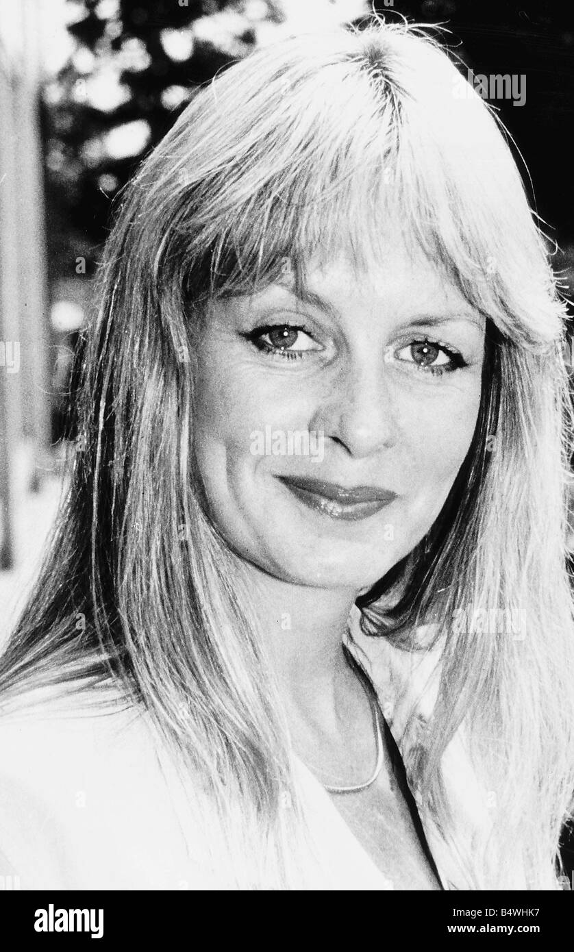 Twiggy model hi-res stock photography and images - Alamy