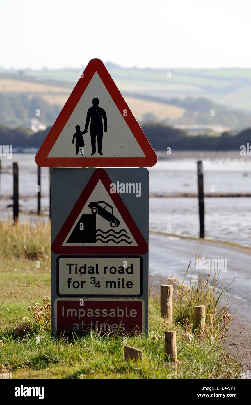 Tidal warning road sign hi-res stock photography and images - Alamy