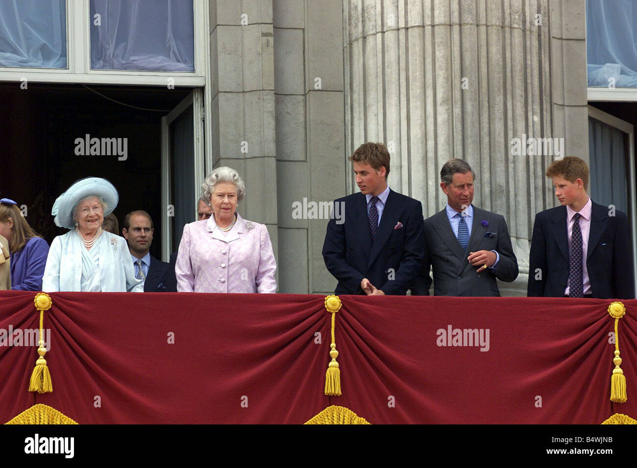 Queen Mother 100th Birthday Celebrations August 2000 on Buckingham ...