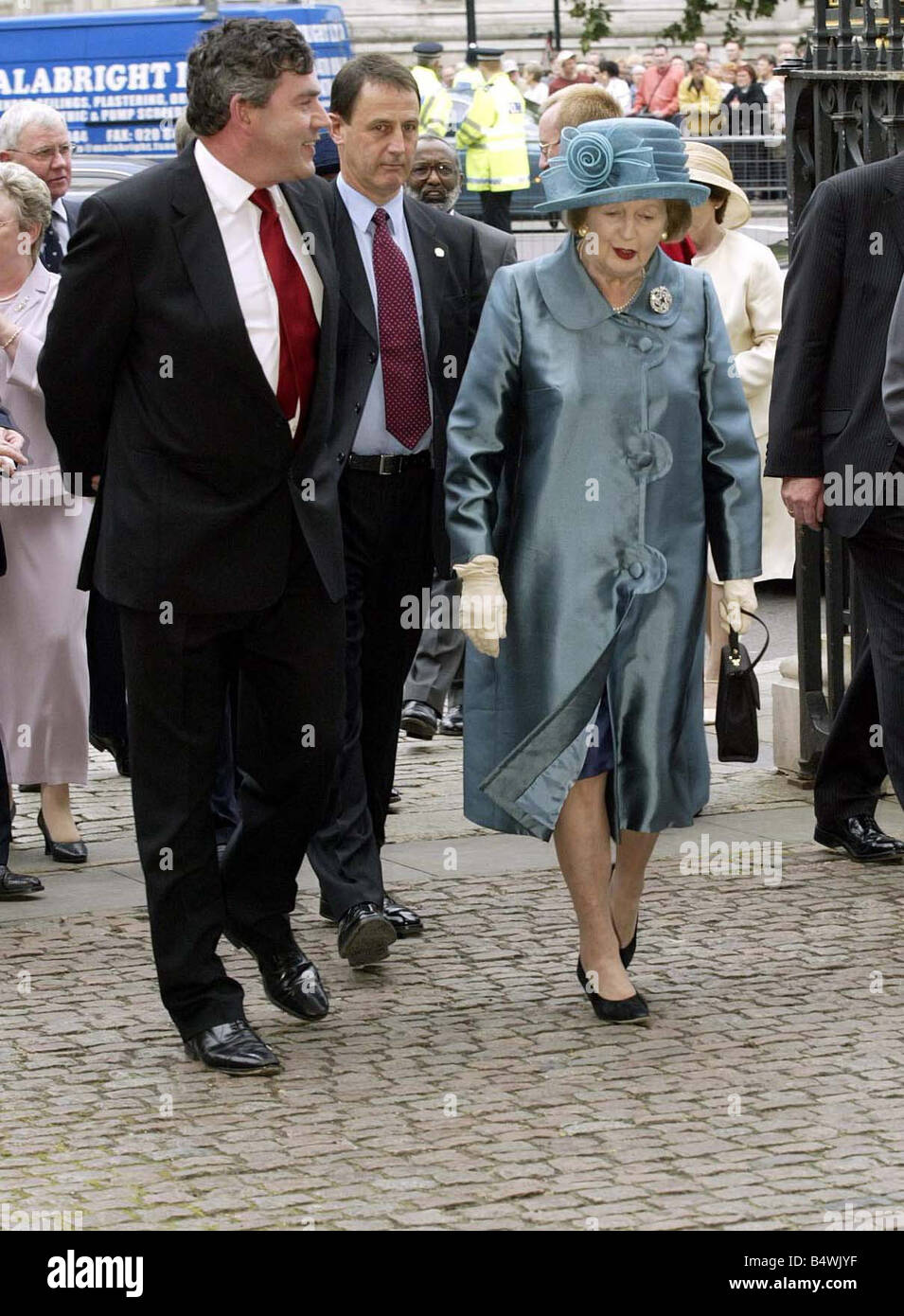 Queen elizabeth gordon brown hi-res stock photography and images - Alamy