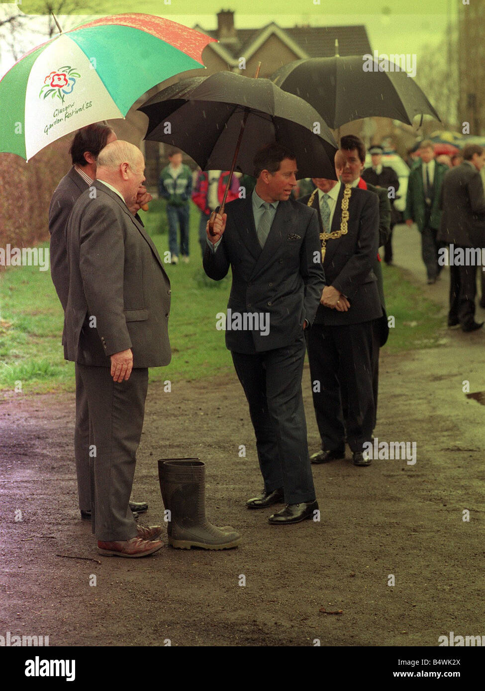 Prince Charles Craigton Cemetery Glasgow refusing loan wellington boots ...