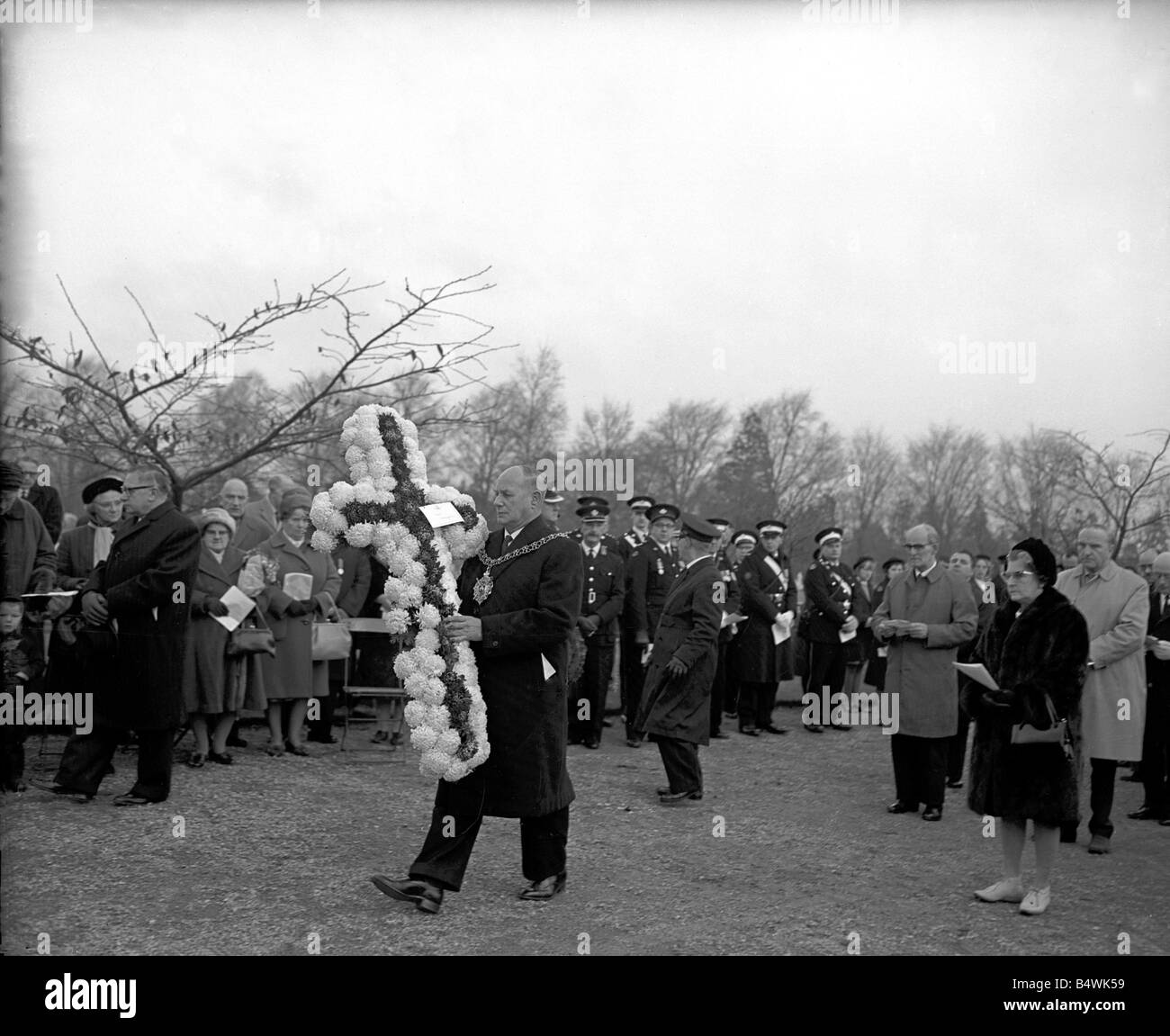 Communal grave service at London Road cemetery, Coventry. 21st November ...