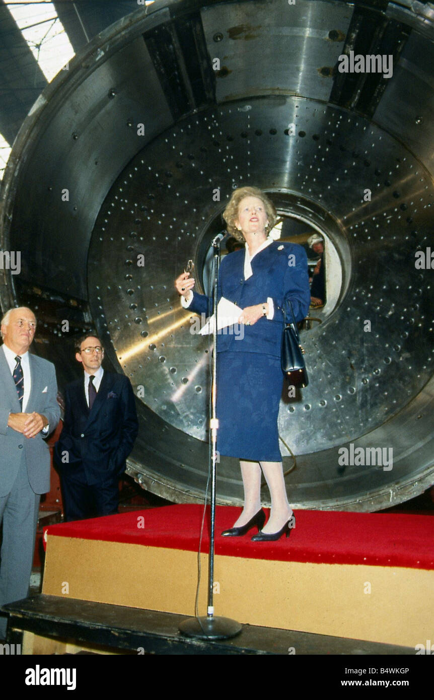 Margaret Thatcher at Howdens Factory Glasgow 1987 Stock Photo - Alamy