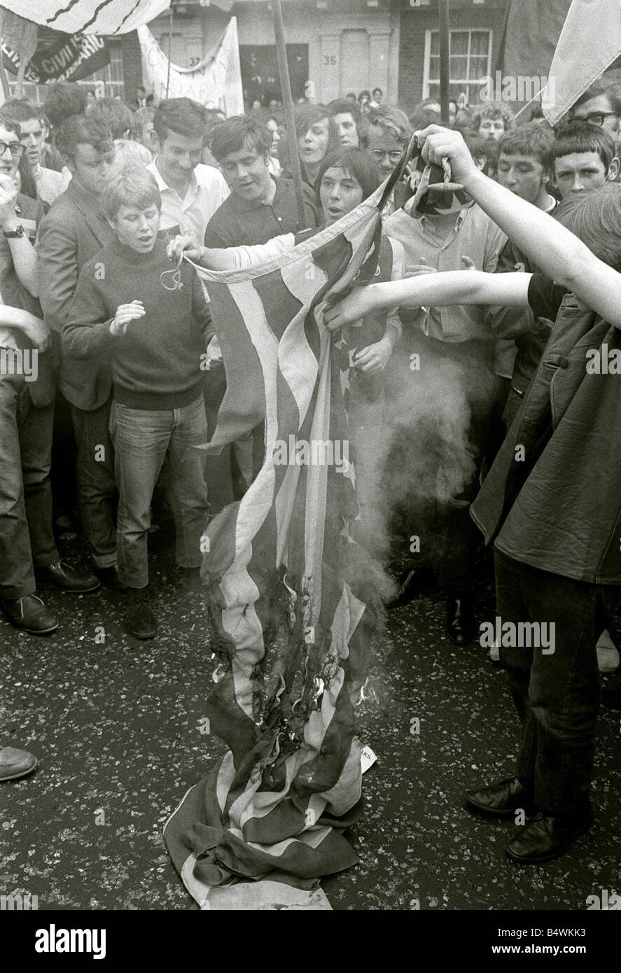 Peace flag 1960s hi-res stock photography and images - Alamy