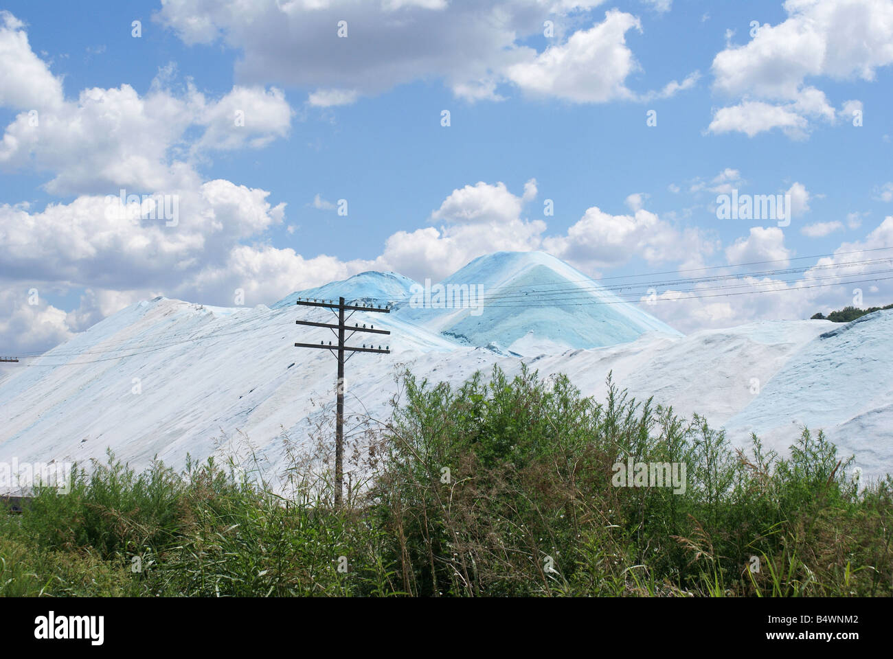 Piles of salt storage hi-res stock photography and images - Alamy