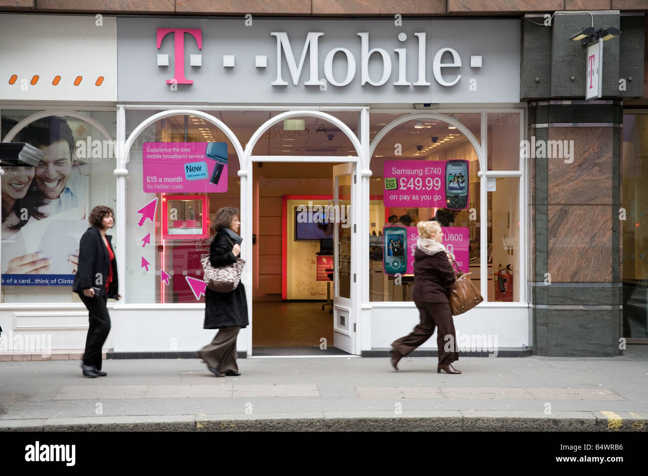 T mobile shop front hi-res stock photography and images - Alamy