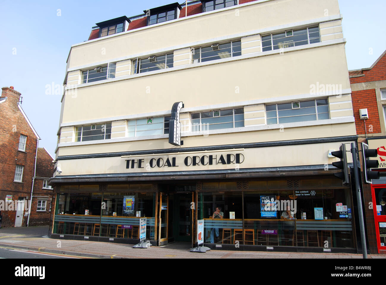 Pub Exterior High Resolution Stock Photography and Images - Alamy