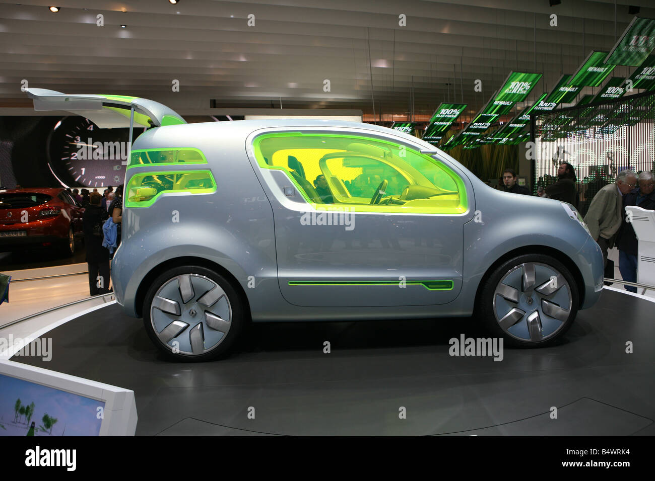 Renault Zero emmission concept vehicle salon d'automobiles Paris Stock ...