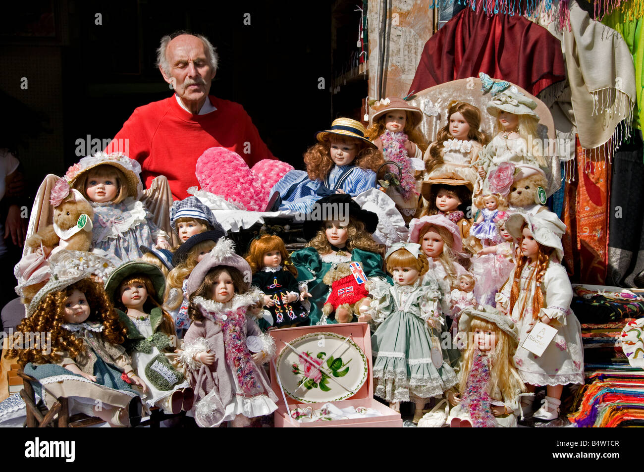 Flea market dolls hi-res stock photography and images - Alamy
