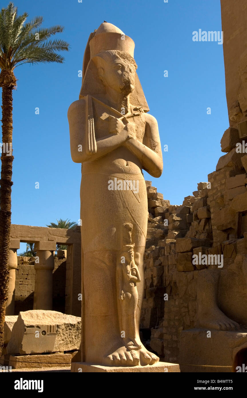 Statue of ramses ii at luxor temple hi-res stock photography and images ...