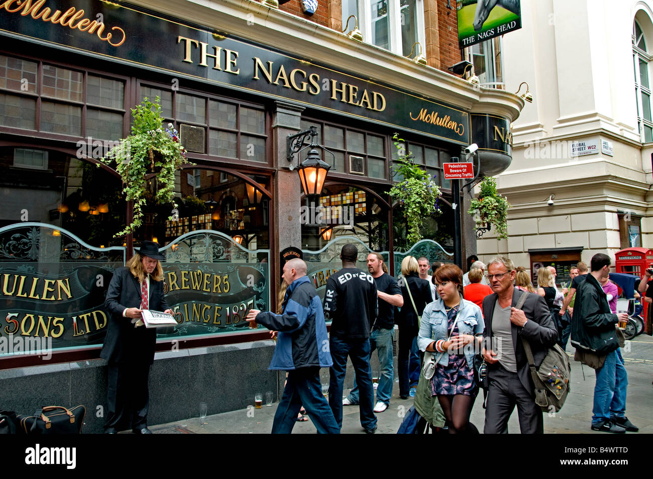 United kingdom london soho pub hi-res stock photography and images - Alamy